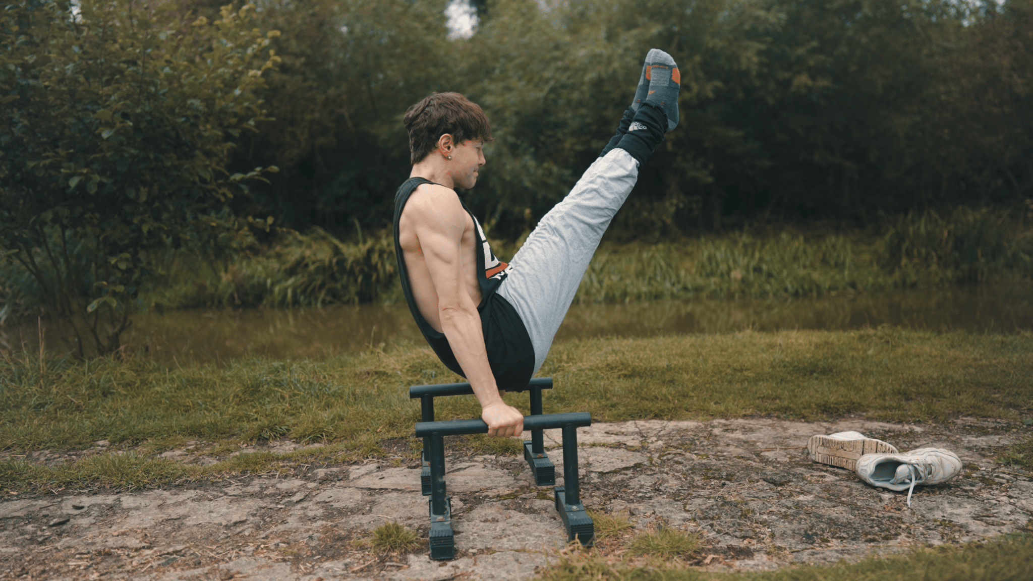 Why Everyone Should L-Sit (And Variations) - The Bioneer