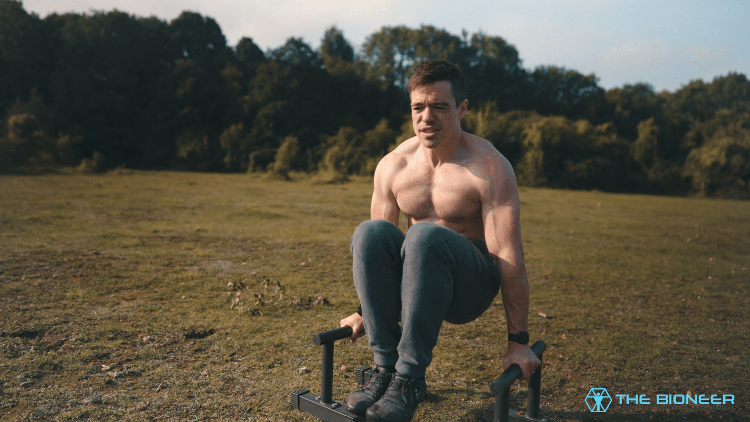 Why Everyone Should L-Sit (And Variations) - The Bioneer